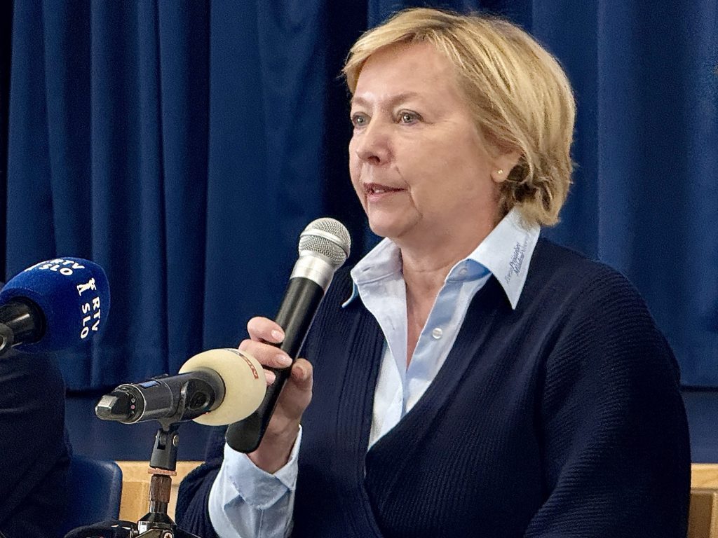 ODKLOPI.NET – klic k ukrepanju za omejitev prekomerne uporabe ...